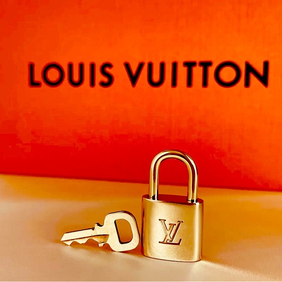 Louis Vuitton | Accessories | Louis Vuitton Lock And Key Set Random ...